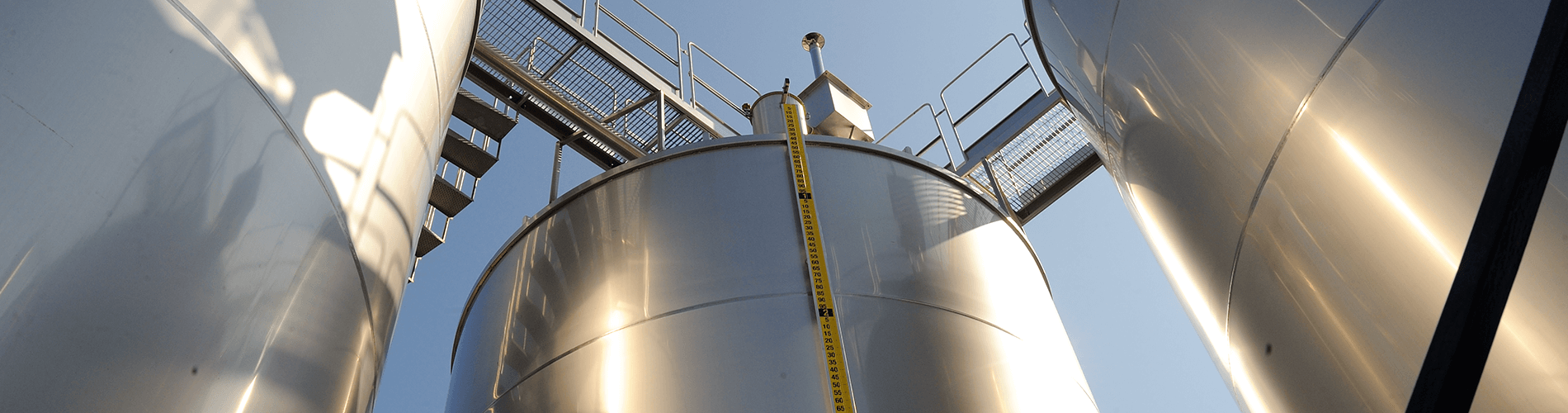 Basin and tank cleaning